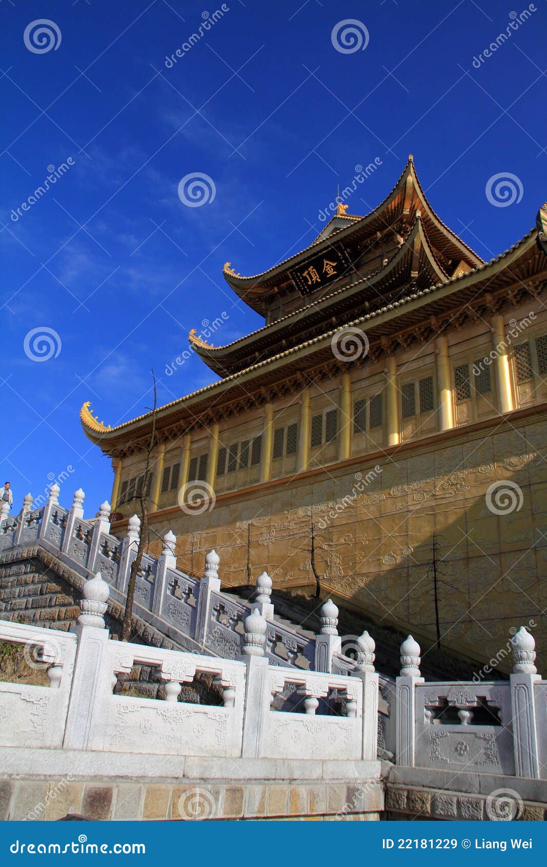 China Mount Emei Golden Summit Stock Image - Image of emeishan, sacred ...