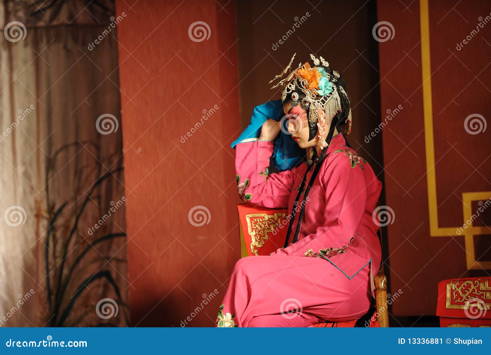 China Opera Actress Sit in a Chair Stock Image - Image of female ...