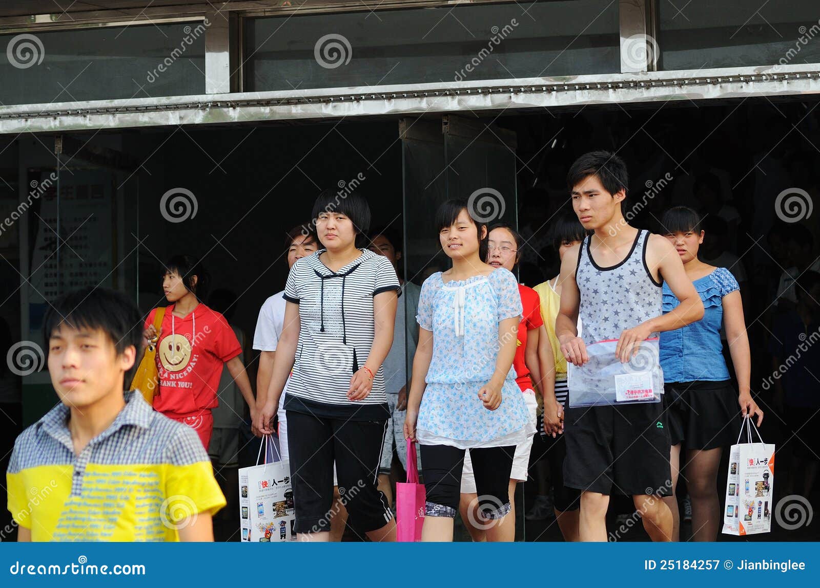China: Students Take the Exam Editorial Photography - Image of entrance ...