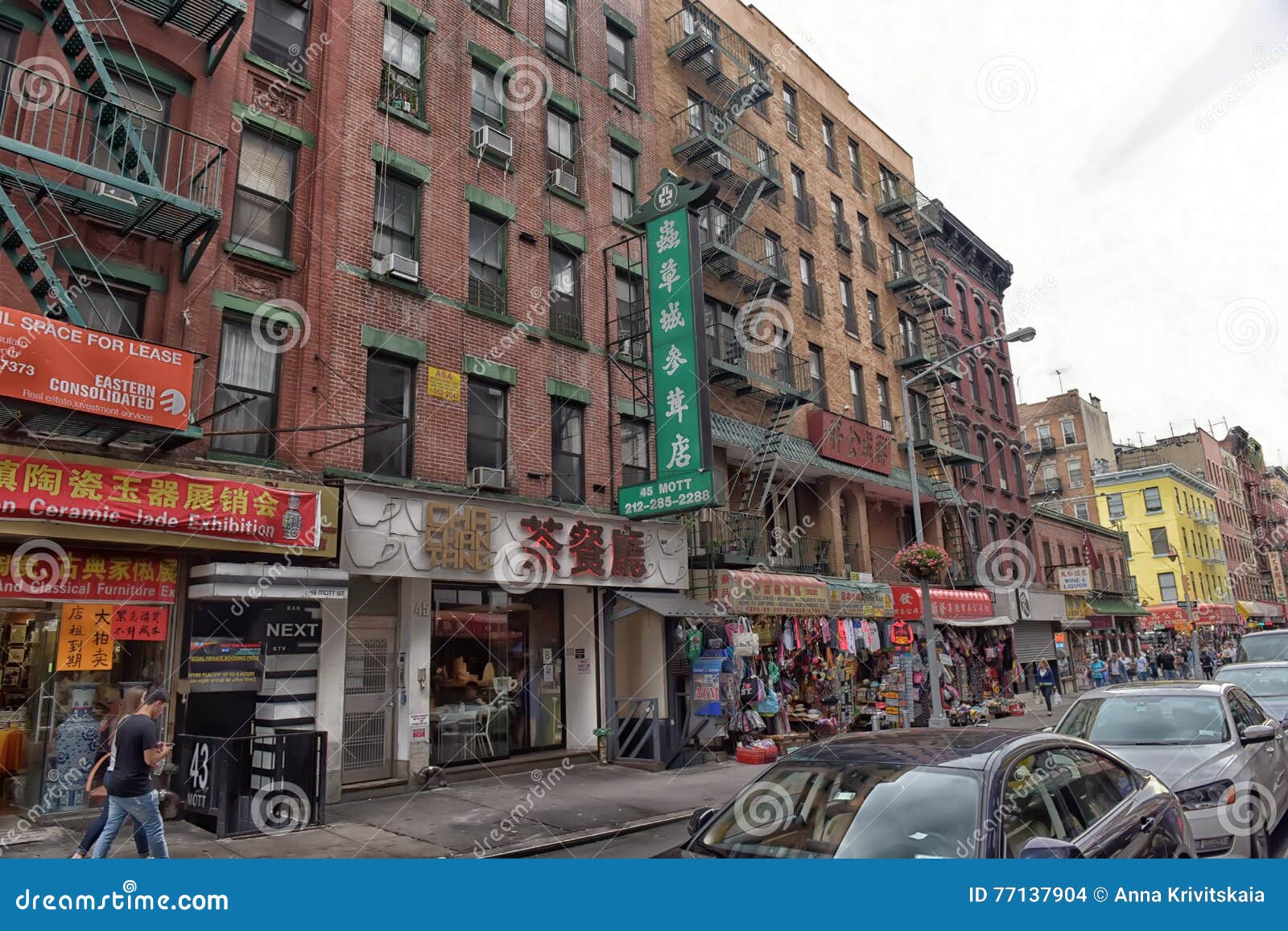 Chinatown Manhattan editorial stock image. Image of shops - 77137904