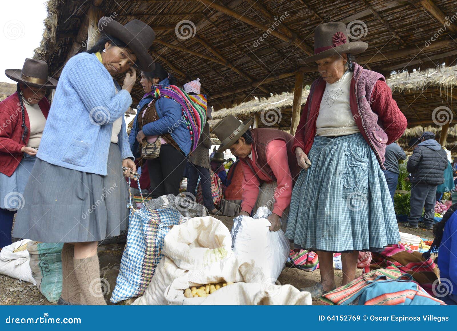 Chinchero, Peru redactionele stock afbeelding. Image of latijns - 64152769