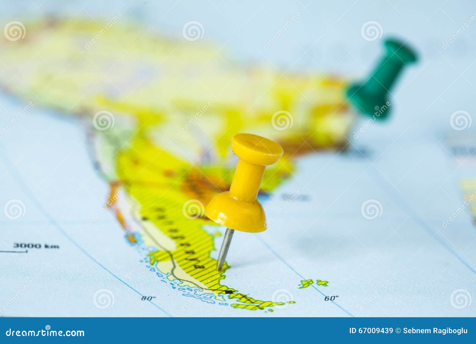 Chincheta en mapa imagen de archivo. Imagen de punta - 67009439