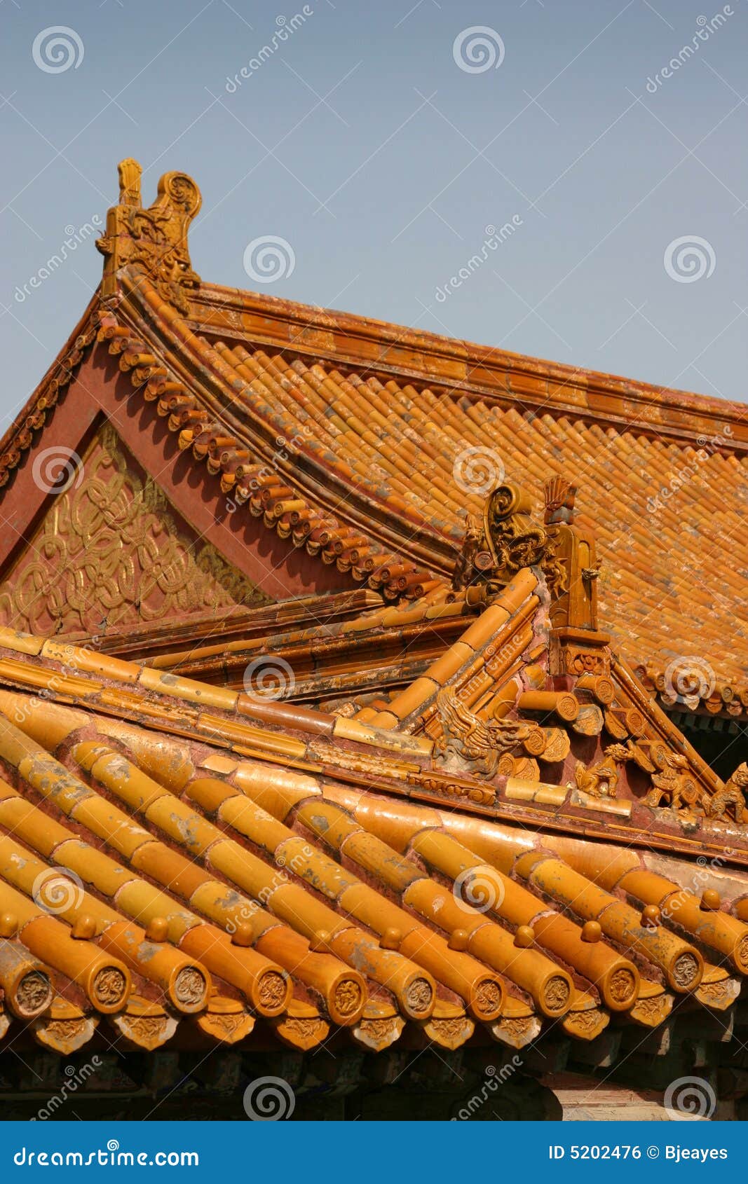 Chinees dak stock foto. Image of tegel, peking, architectuur - 5202476