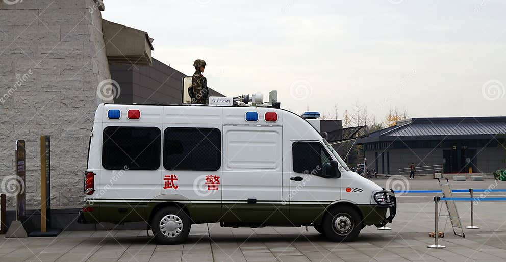 Chinese ambulance 编辑类库存图片. 图片 包括有 红色, 战士, 卡车, 警报器, 紫色的 - 165975434