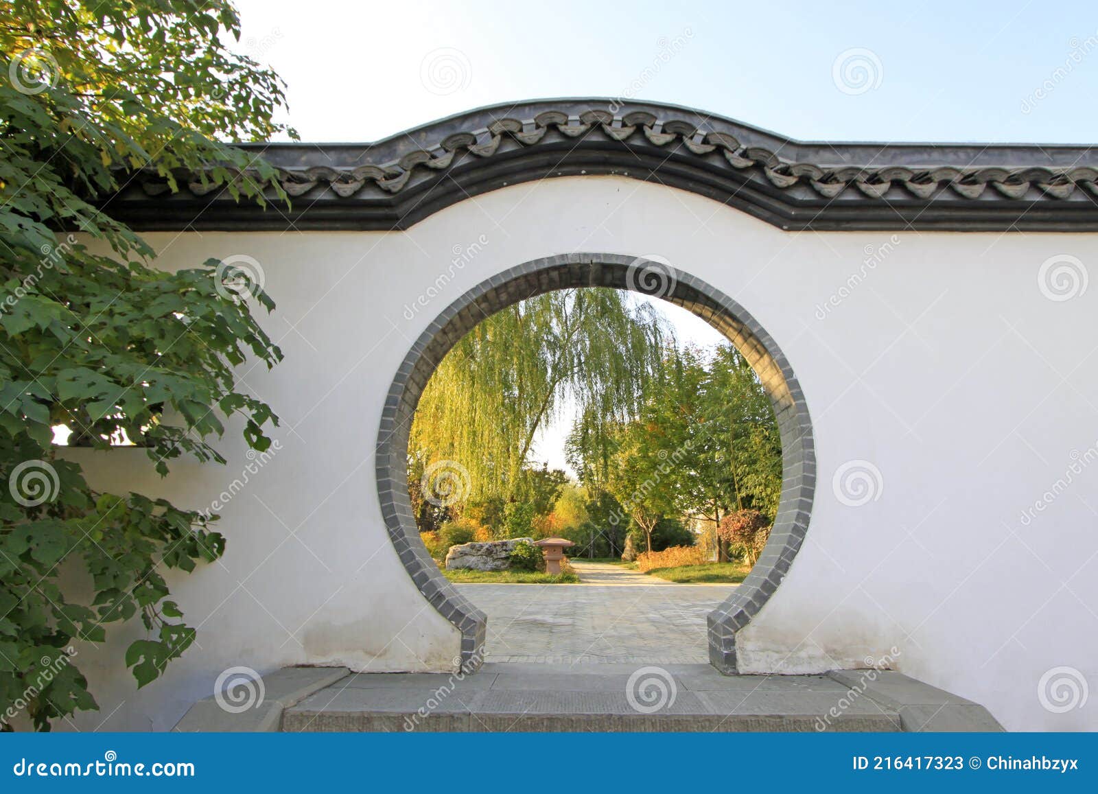 Chinese Ancient Building Moon Gate Stock Image - Image of plants ...