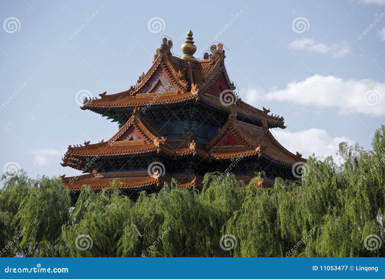 Chinese ancient buildings stock image. Image of gold - 11053477