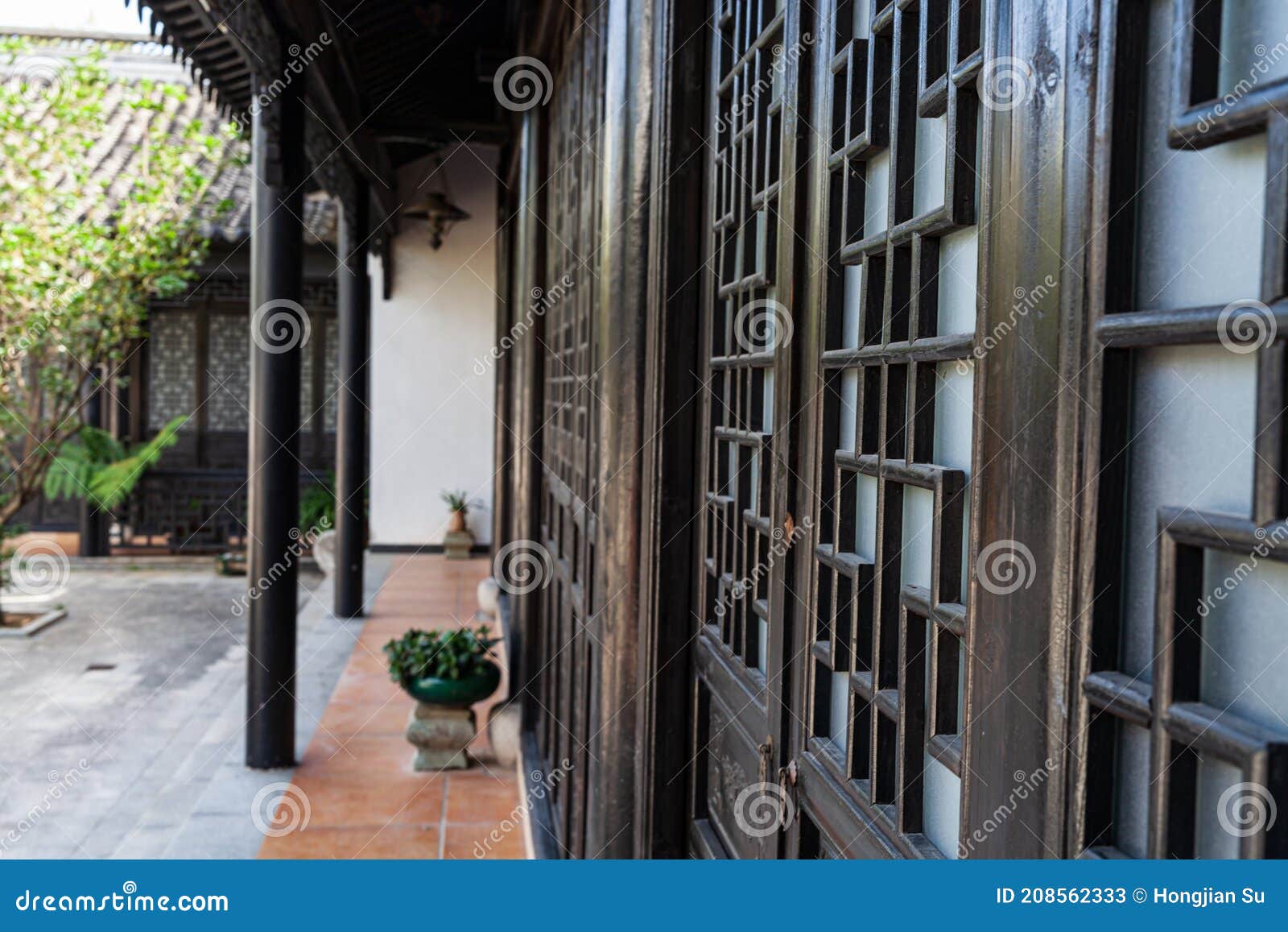 Chinese Ancient House Gate. Old Chinese House Gate Stock Image - Image ...