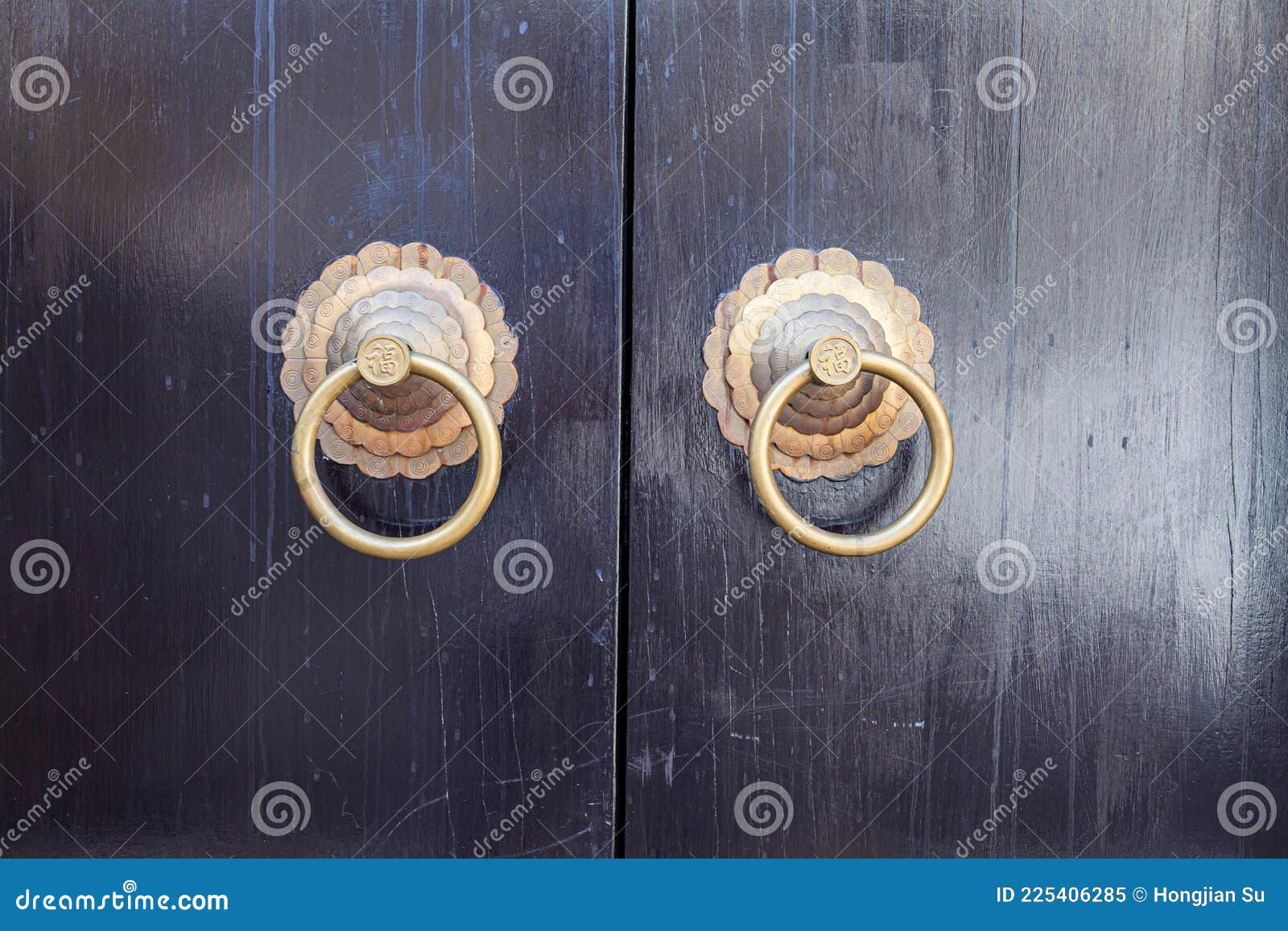 Chinese Ancient House Gate. Old Chinese House Gate Stock Image - Image ...