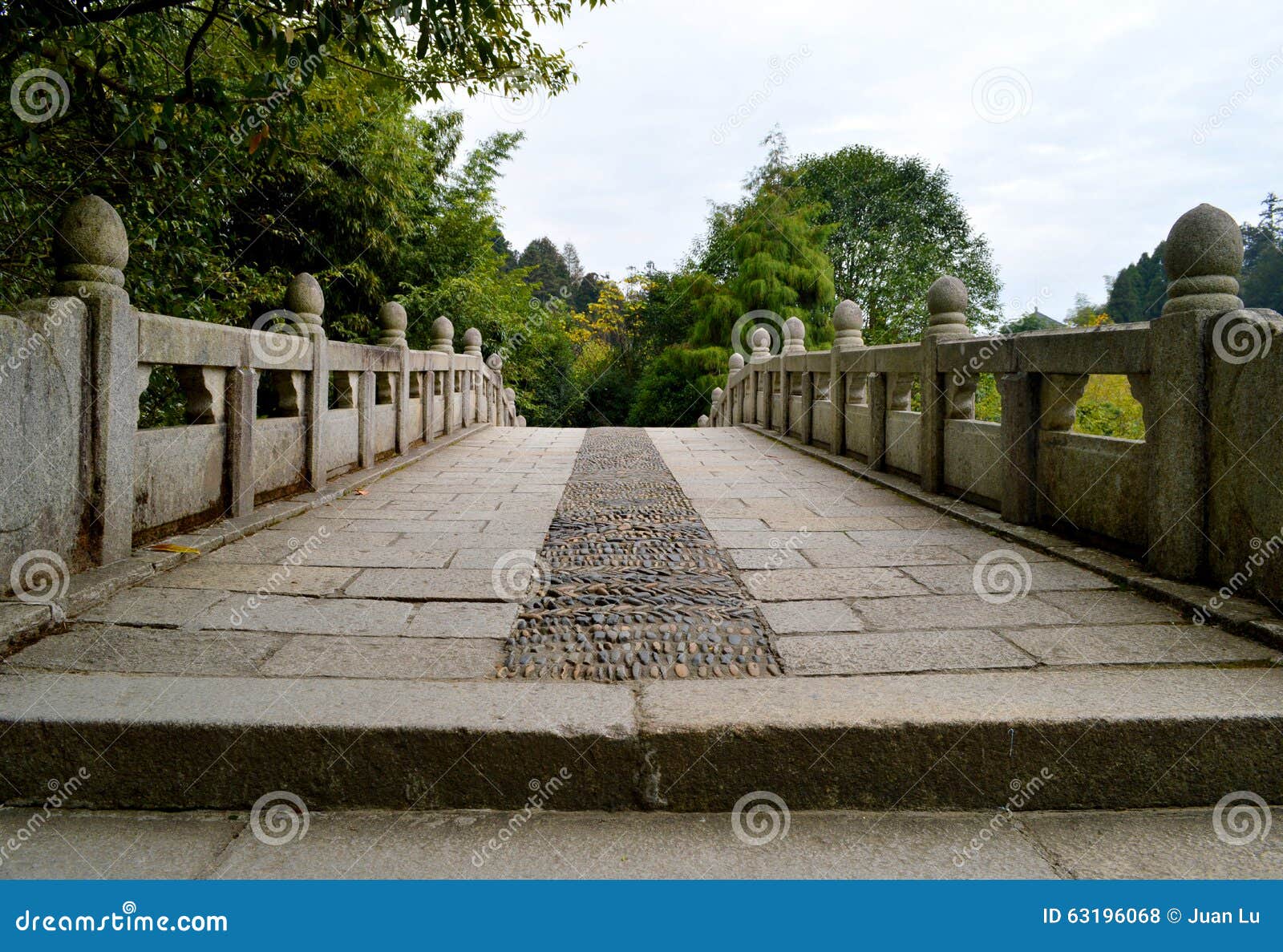 Chinese Ancient Stone Bridge Stock Photo - Image of china, sculpture ...