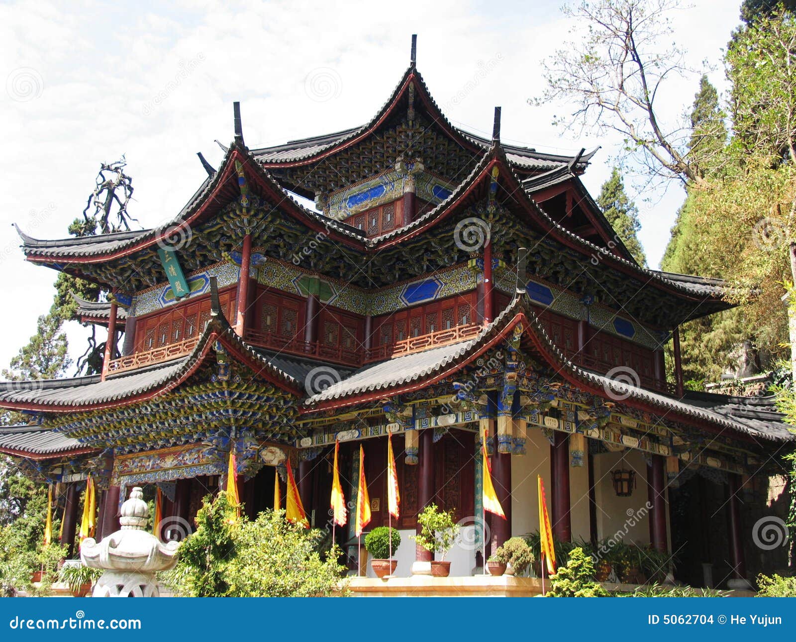 Chinese ancient temple stock photo. Image of sculpture - 5062704