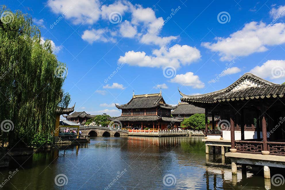 Chinese Architecture on Water Stock Photo - Image of leisure, spring ...