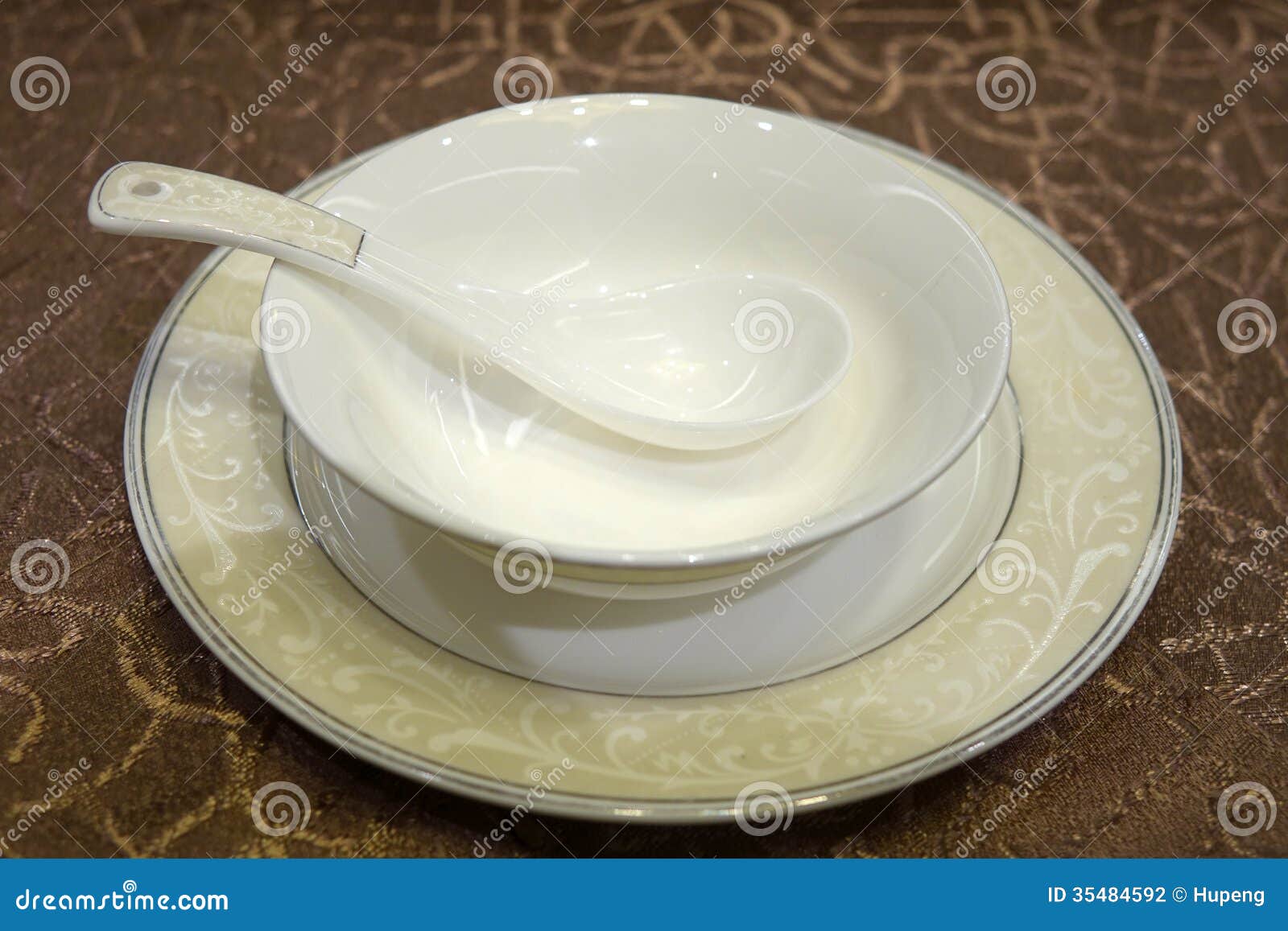 Chinese bowl with spoon stock photo. Image of dinner - 35484592