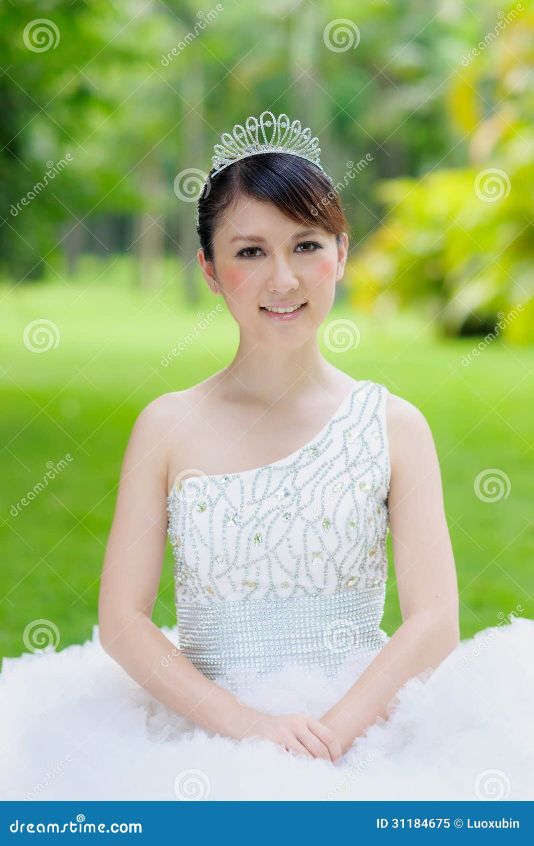 Chinese Bride with Wedding Dress Stock Image - Image of fashion ...