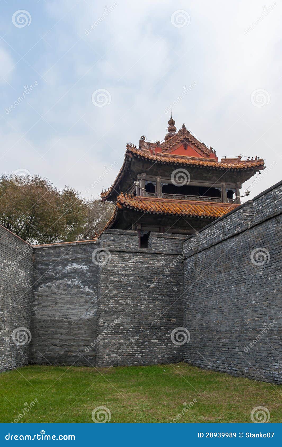 Chinese castle tower stock image. Image of estate, entrance - 28939989