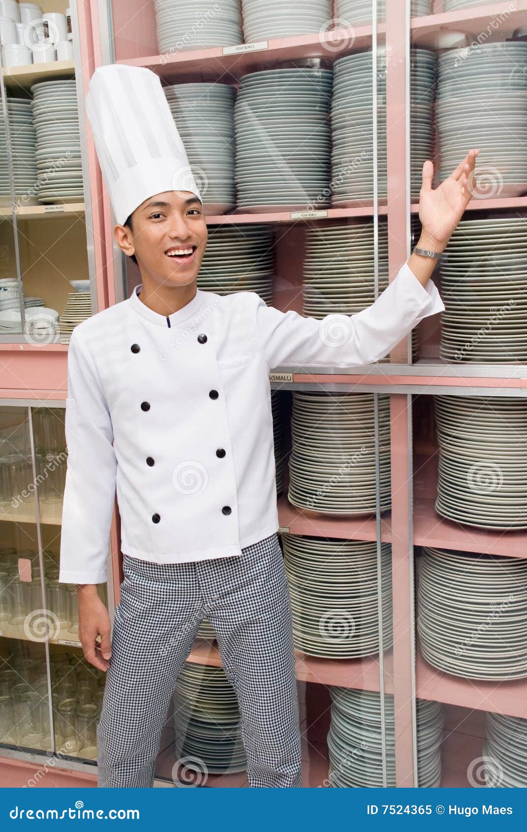 Chinese Chef Showing Dishes Stock Image - Image of closet, kitchen: 7524365