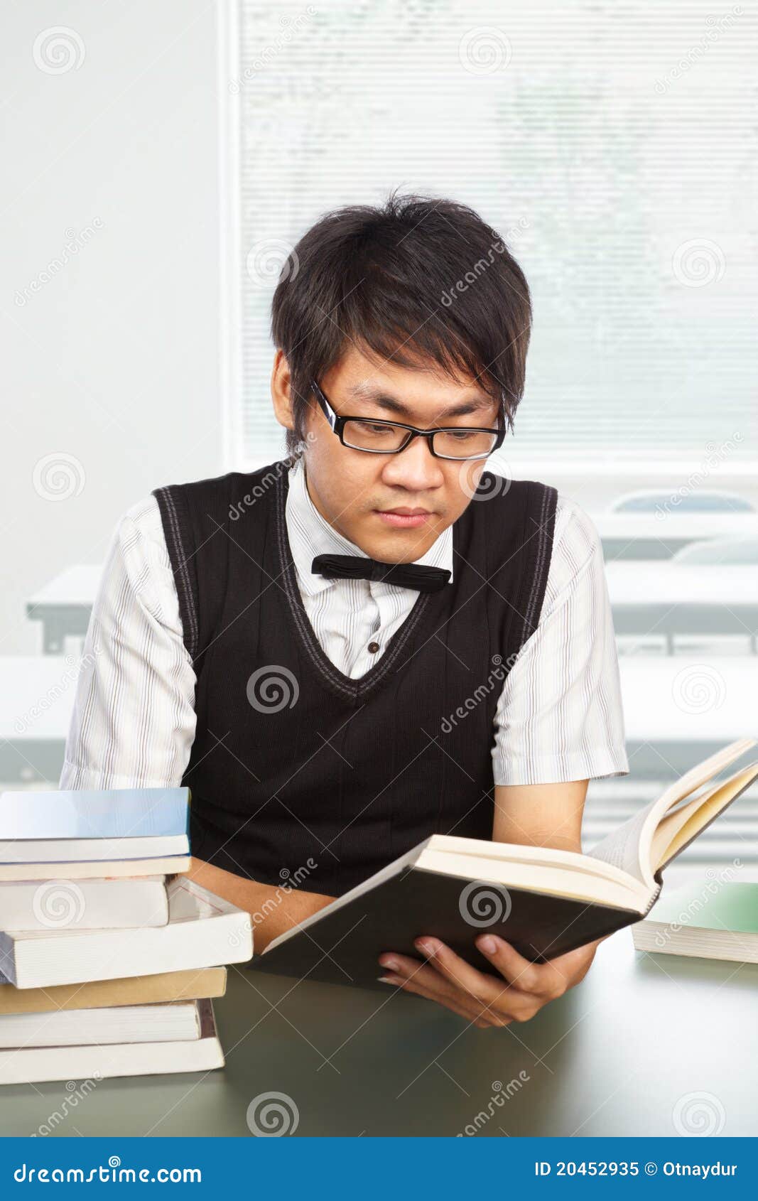Chinese College Male Student Studying Stock Image - Image of reading ...