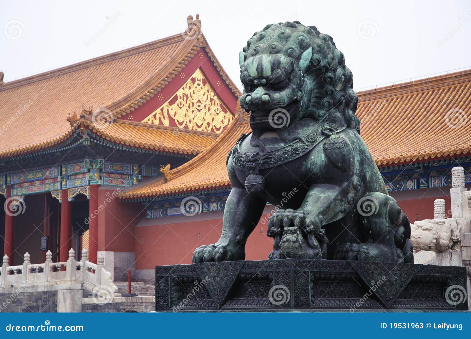 Chinese copper lion stock image. Image of east, metal - 19531963