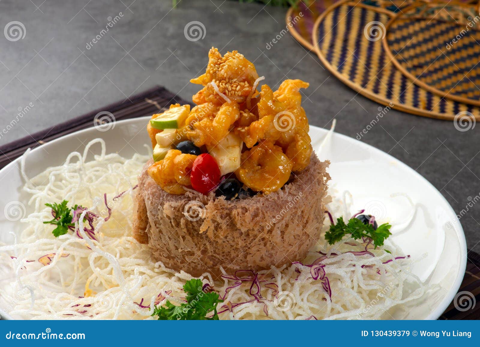 Chinese Crispy Yam Ring Basket with Prawns Stock Image - Image of deep ...