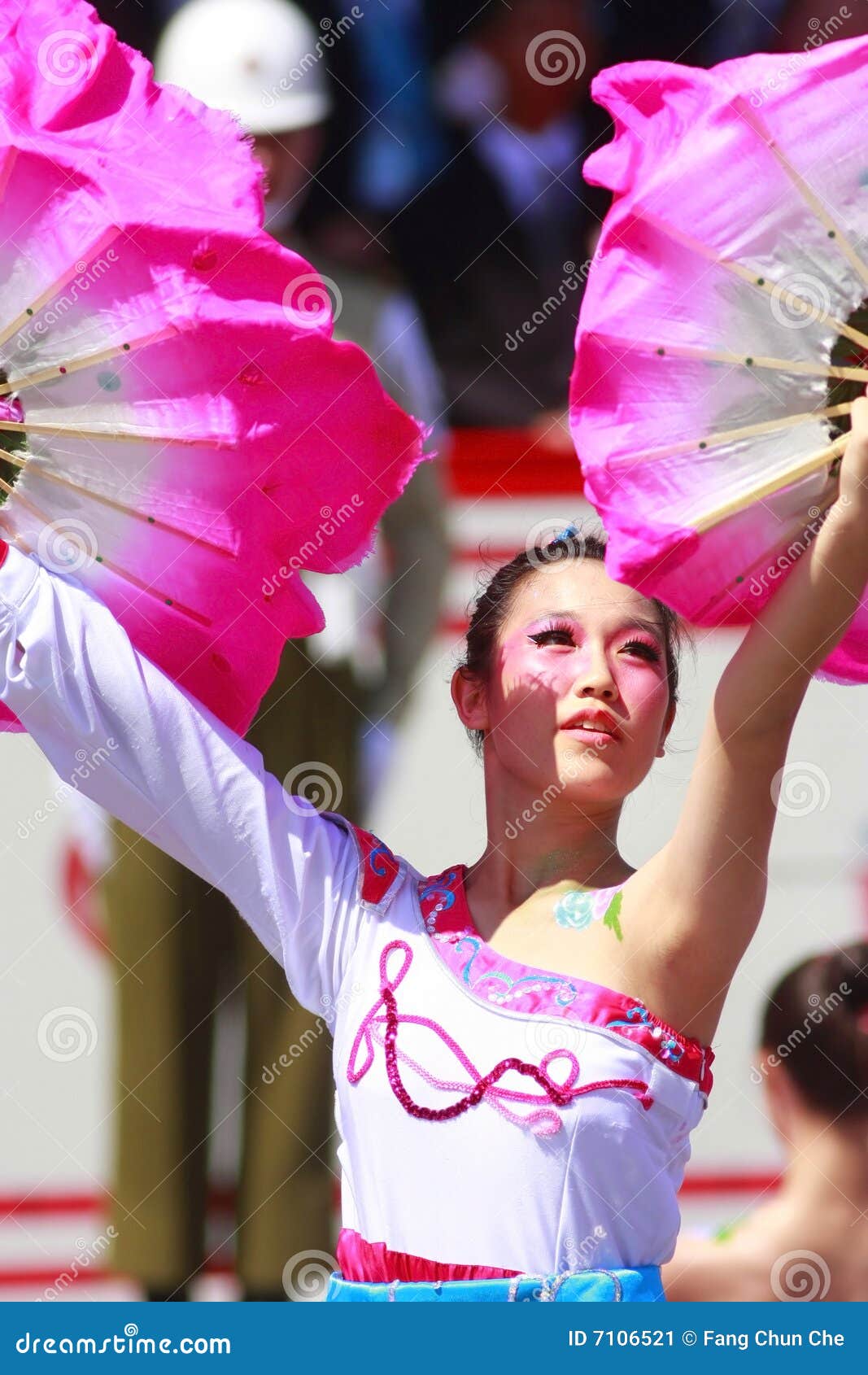 Chinese dancer editorial photo. Image of traditional, play - 7106521