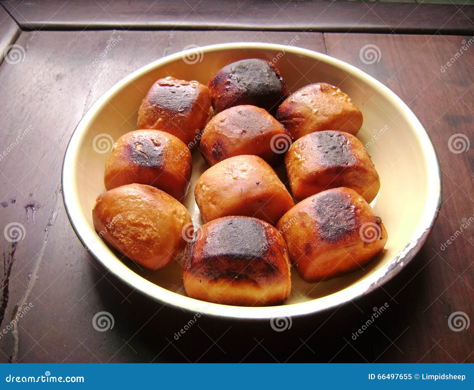 Chinese Dessert Golden Bread Mantou Stock Image - Image of baozi, snack ...