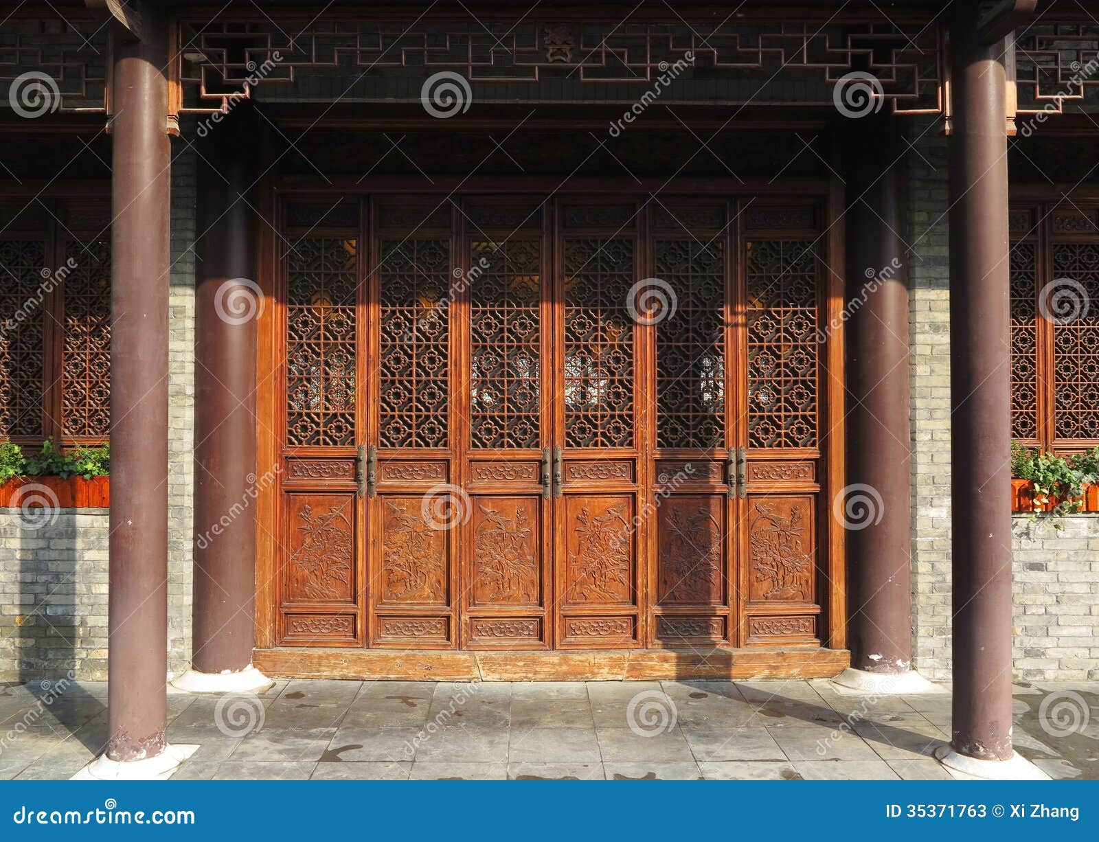 Chinese Doors stock image. Image of corridor, mandarin - 35371763