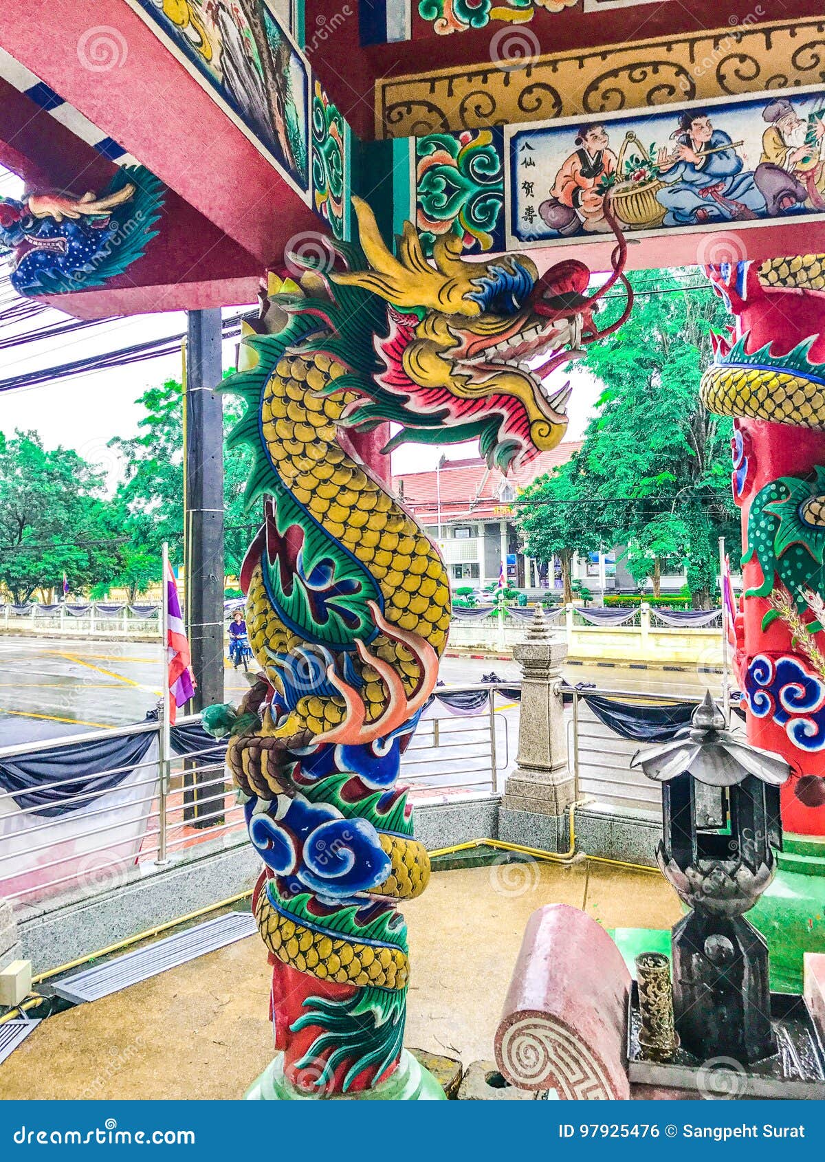 Chinese Dragon and Pavilion Stock Photo - Image of culture, buddhist ...