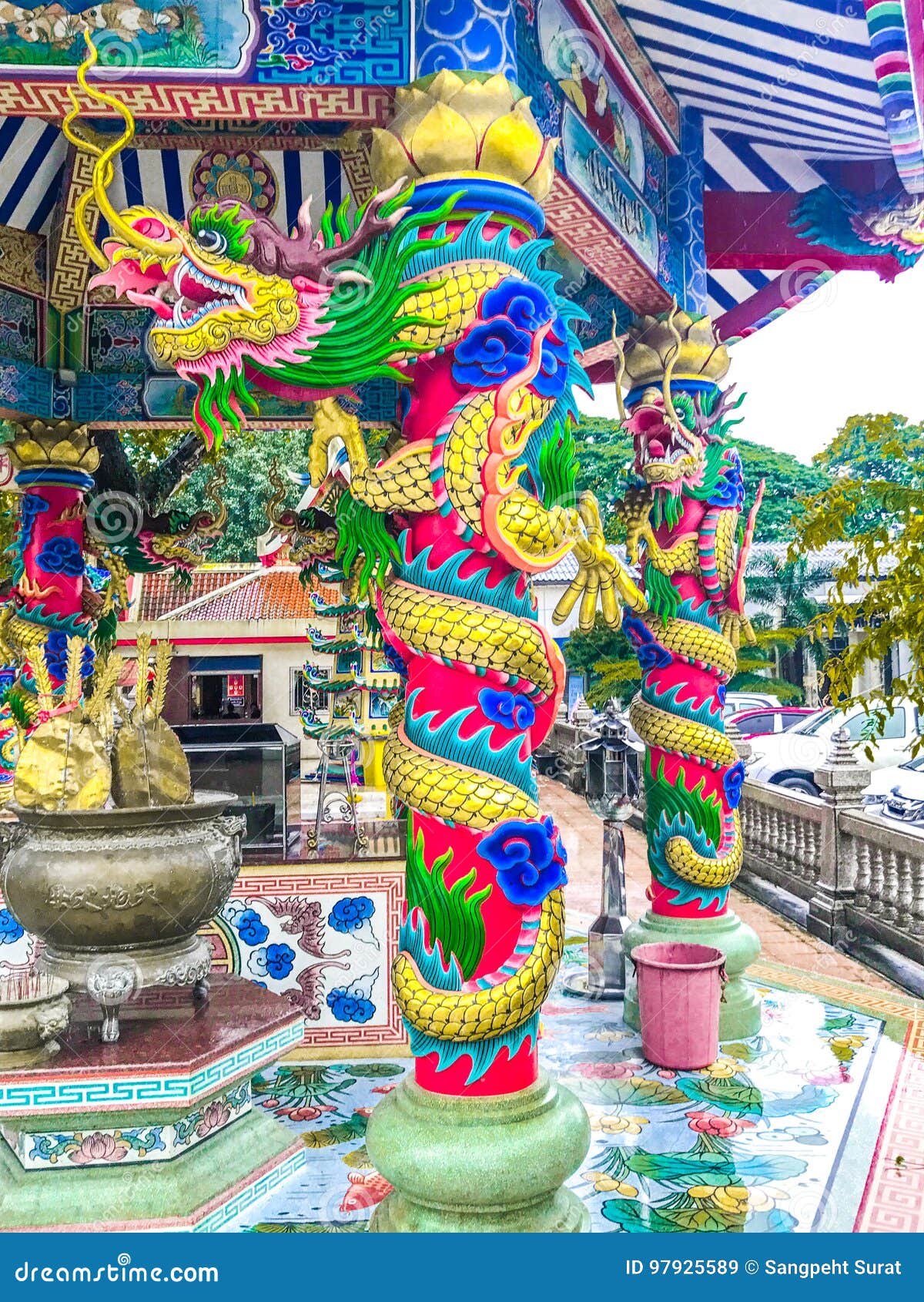 Chinese Dragon and Pavilion Stock Image - Image of pattaya, kaohsiung ...