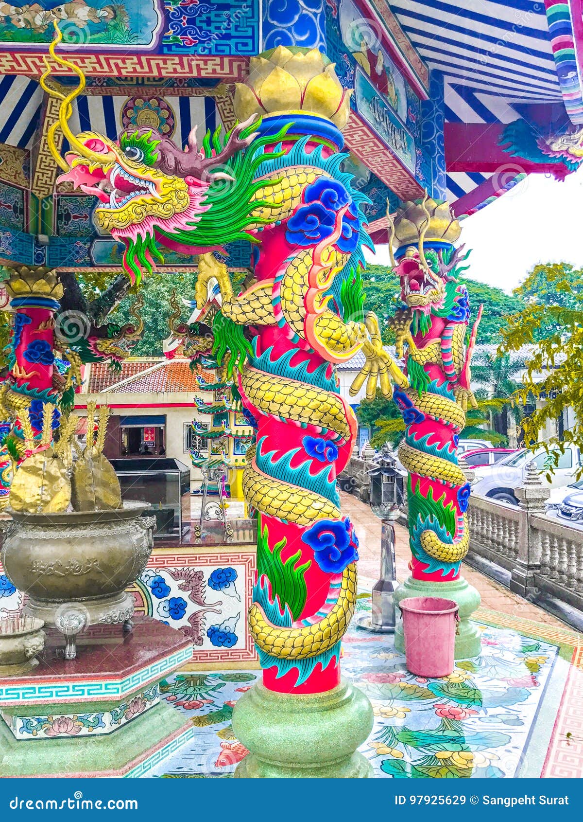 Chinese Dragon and Pavilion Stock Image - Image of culture, lotus: 97925629