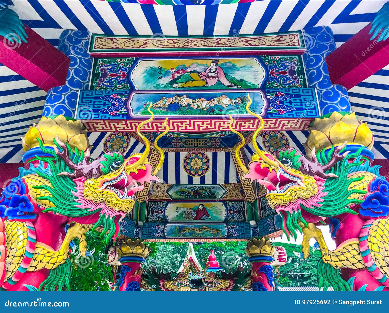 Chinese Dragon and Pavilion Stock Photo - Image of statue, landmark ...