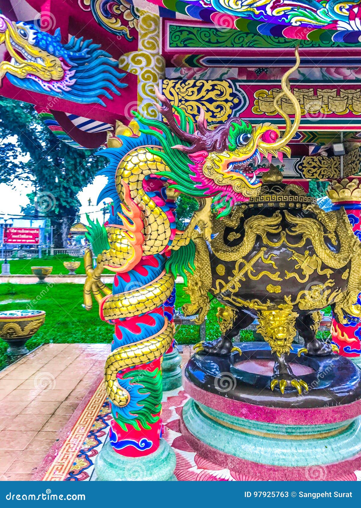 Chinese Dragon and Pavilion Stock Image - Image of ornament, pattaya ...