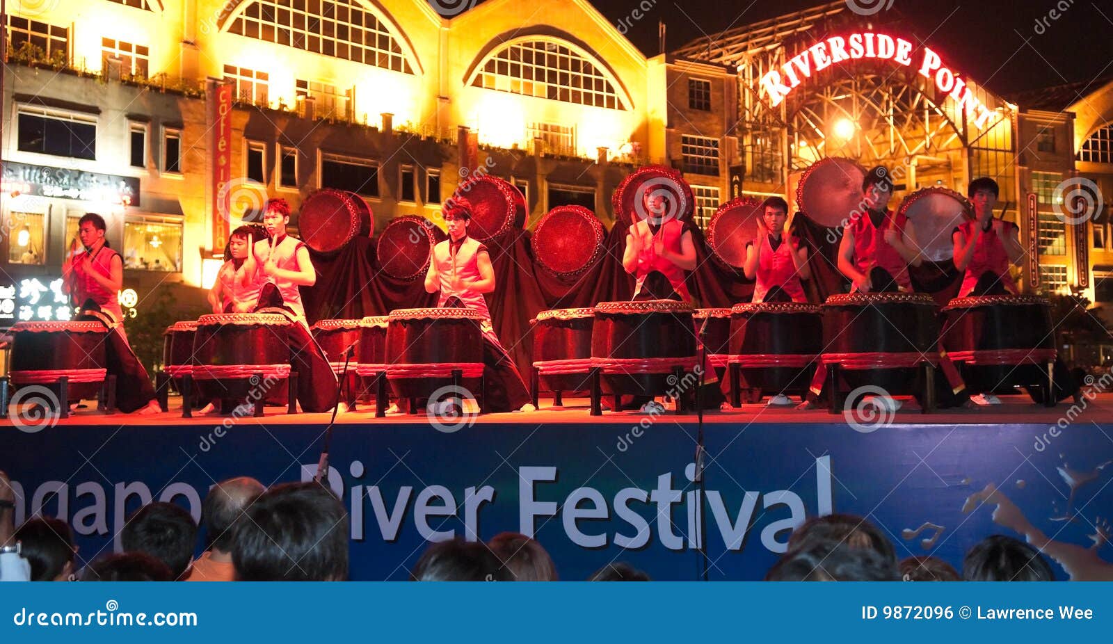 Chinese Drums Performance editorial photo. Image of male - 9872096