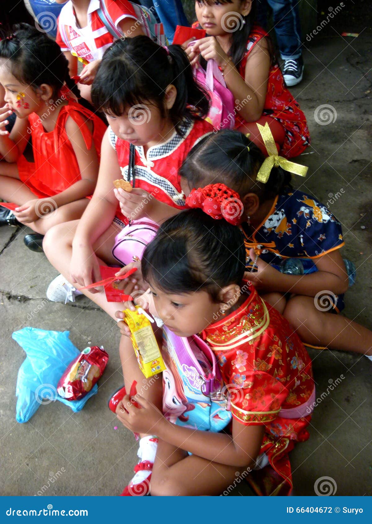 Chinese elementary school editorial photography. Image of activities ...