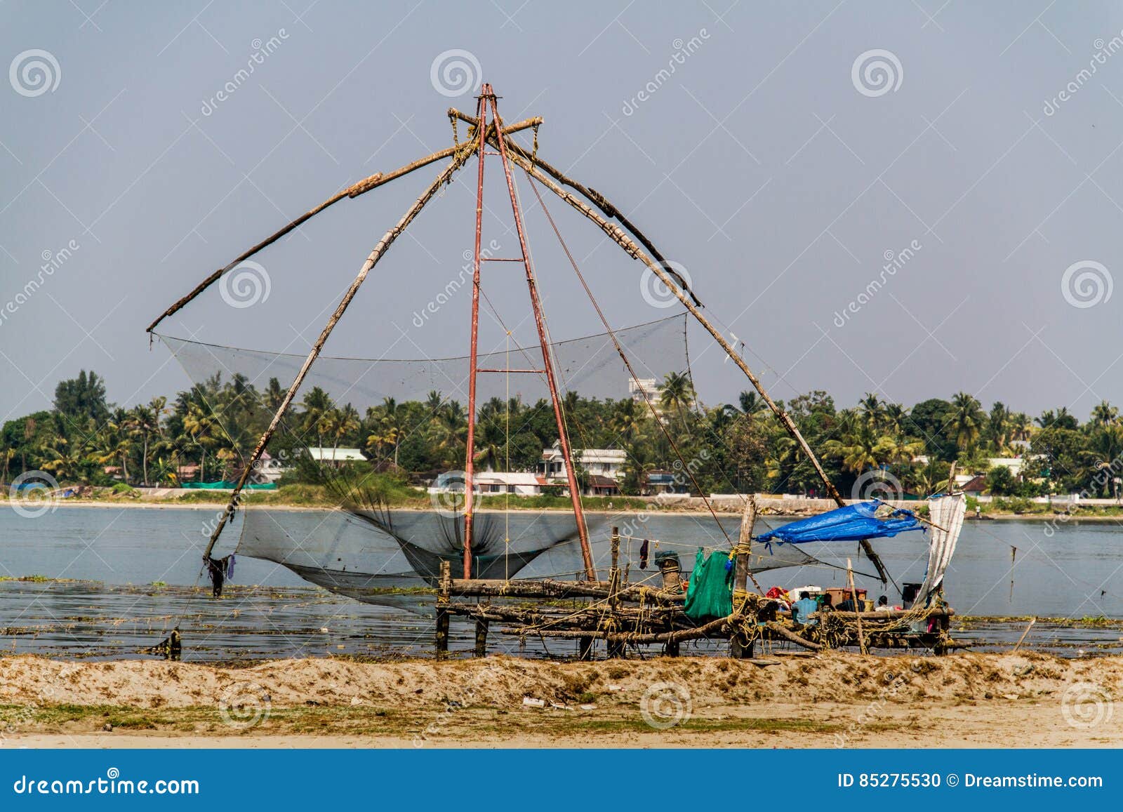 Chinese fish net in Kochi editorial image. Image of cochin - 85275530
