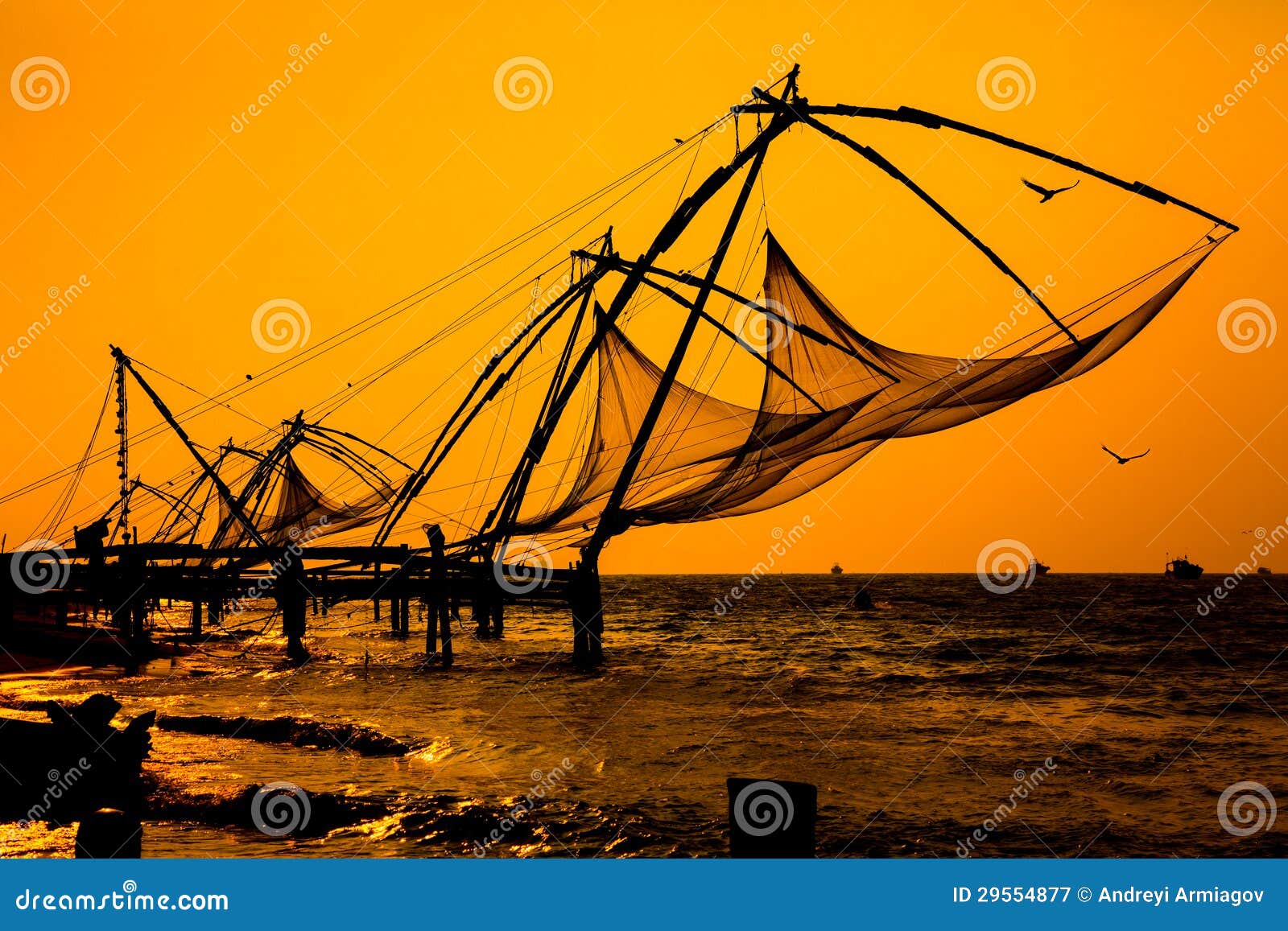 Chinese fishnets stock image. Image of fisherman, india - 29554877