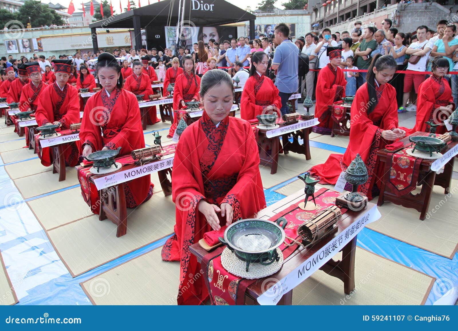 The Chinese and Foreign Students with a Blessing of Hanfu Gathered in ...