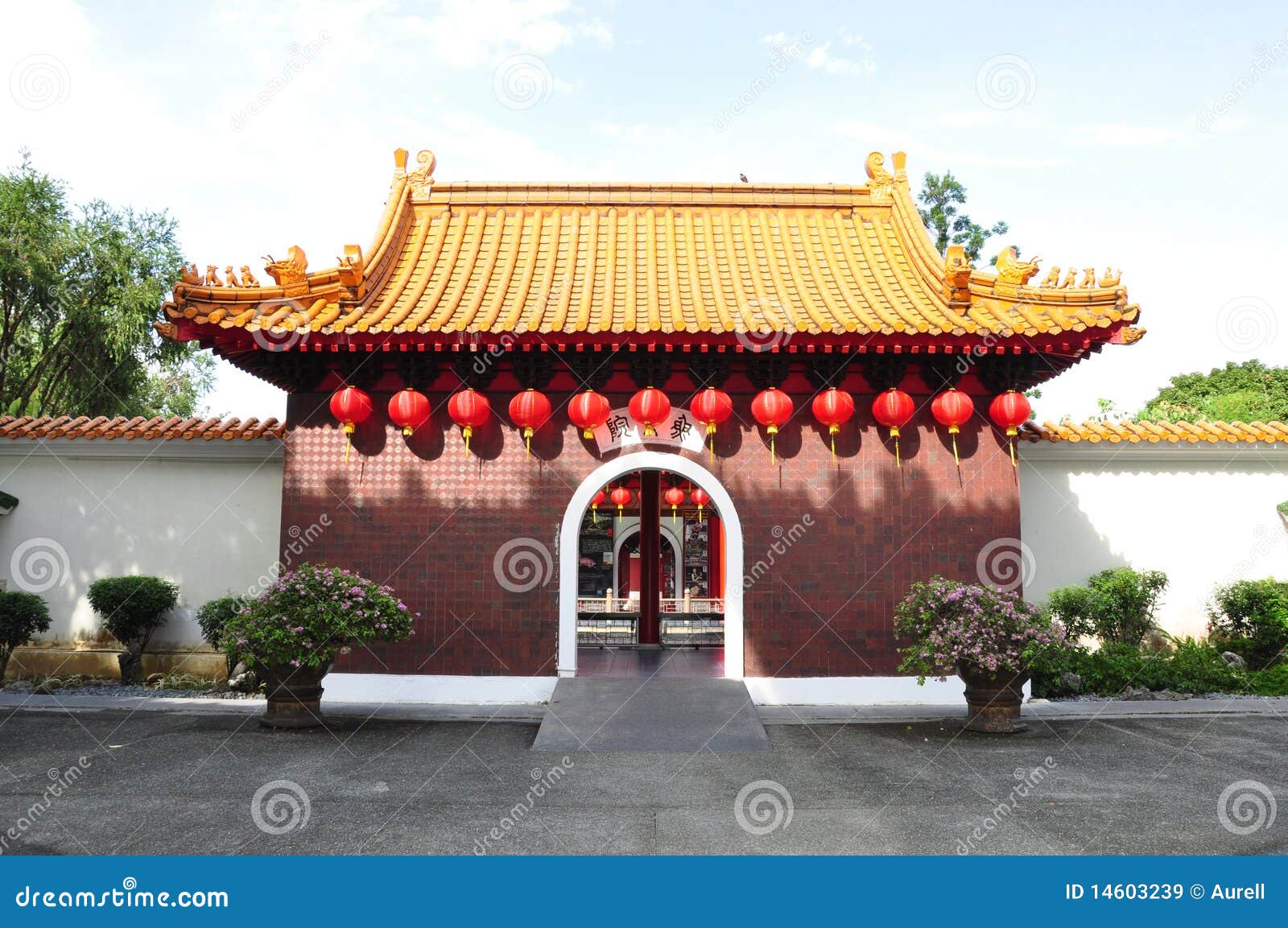 Chinese Gate Royalty-Free Stock Image | CartoonDealer.com #8183242