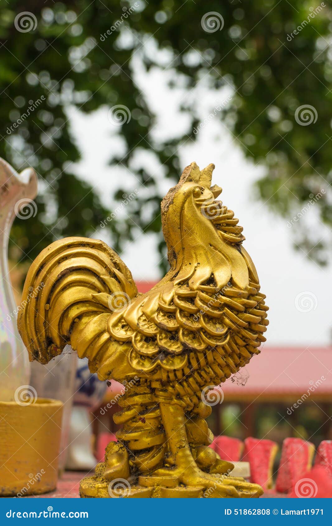 The Chinese Gold Chicken Statue Stock Photo - Image of lucky, statue ...
