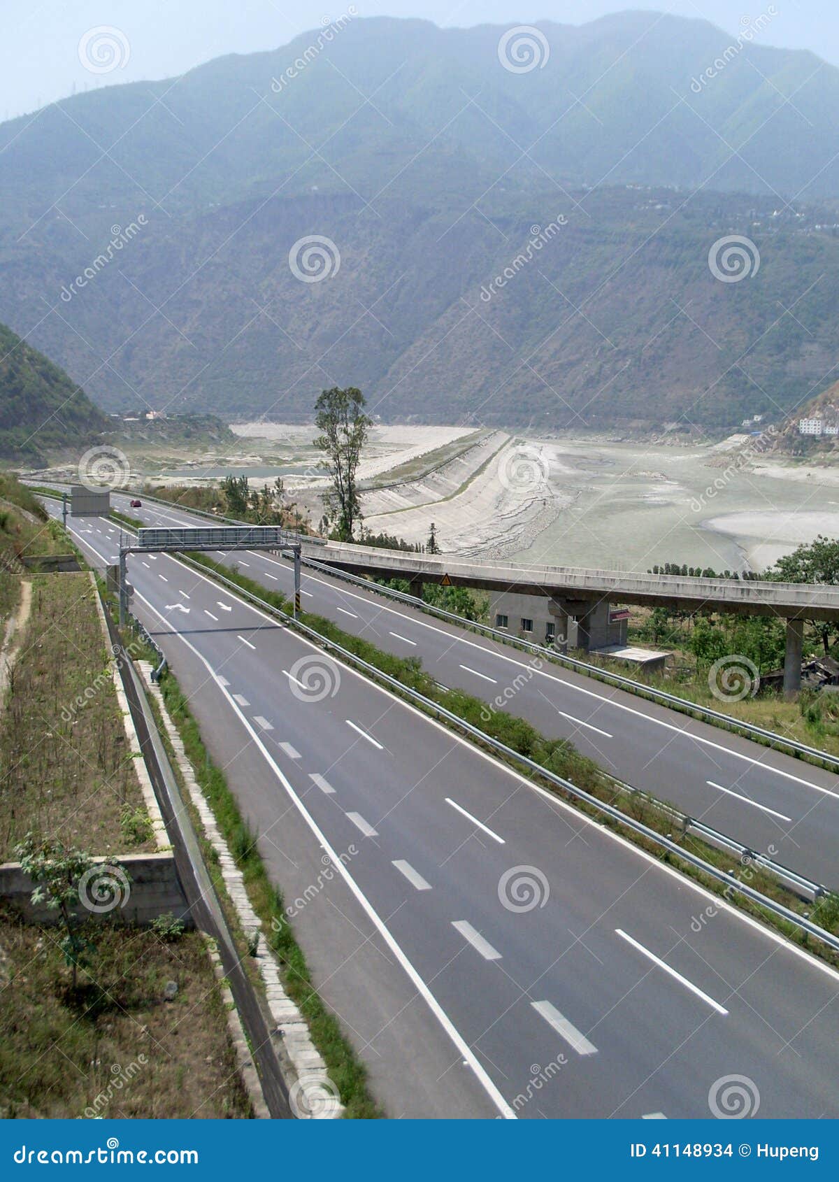 Chinese highway stock photo. Image of freeway, automobile - 41148934