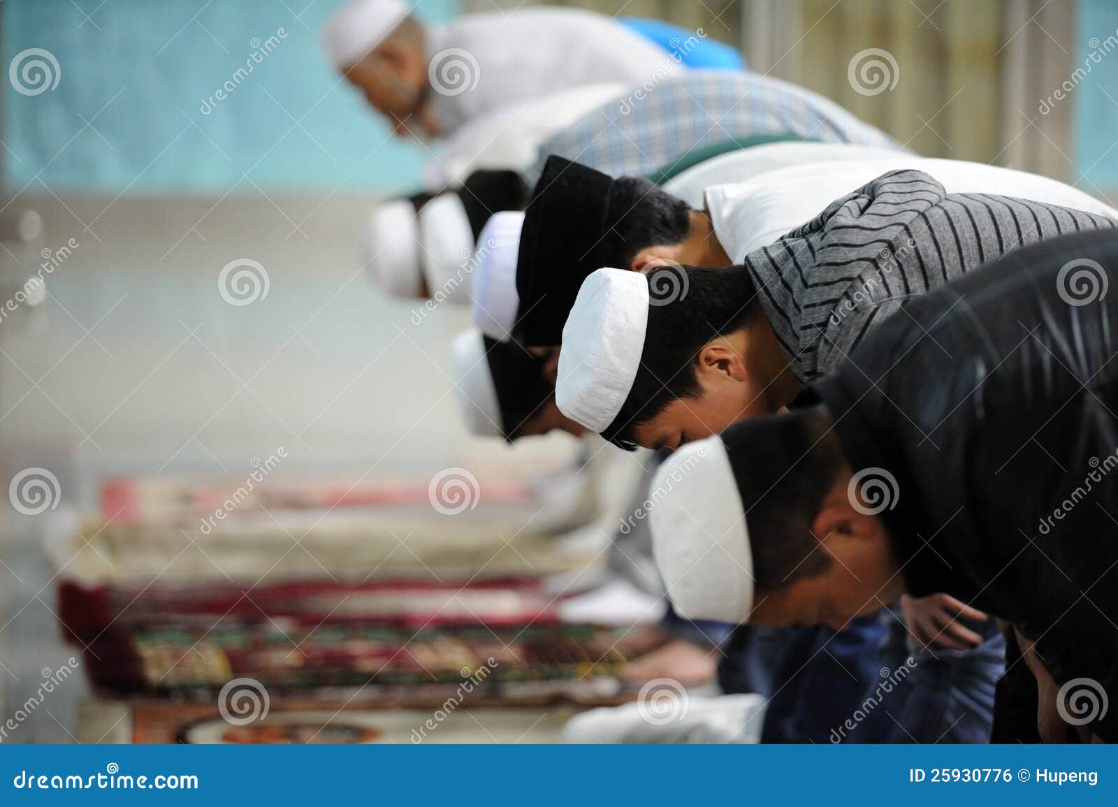Chinese hui people worship editorial photo. Image of muslim - 25930776