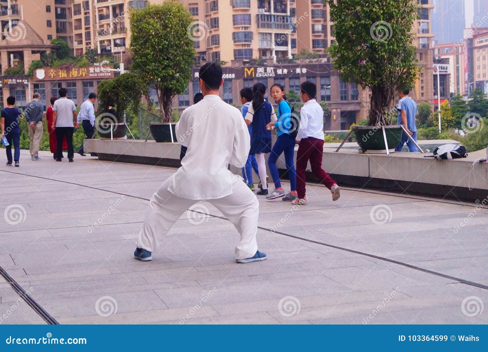 Chinese Men Practicing Taijiquan Editorial Stock Image - Image of china ...