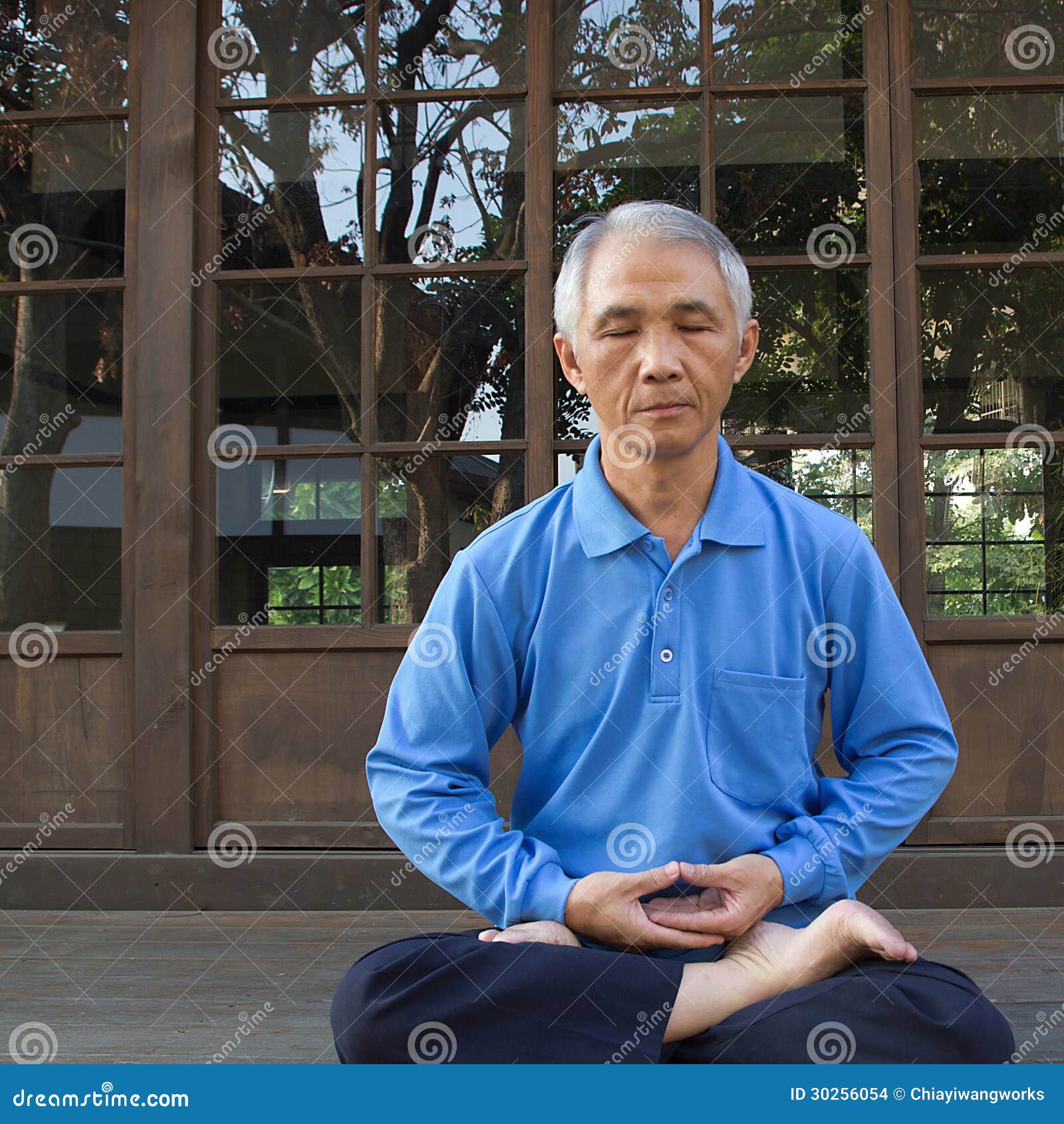 The Meditation of Chinese Man Stock Photo - Image of life, building ...