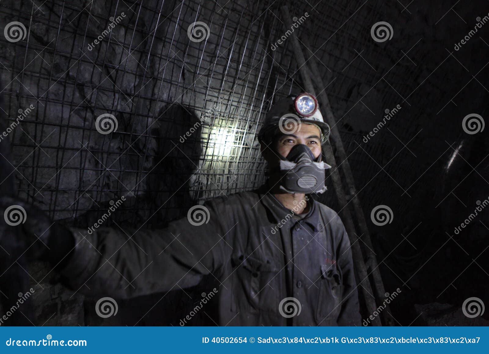 Chinese mine workers editorial stock image. Image of proletarian - 40502654