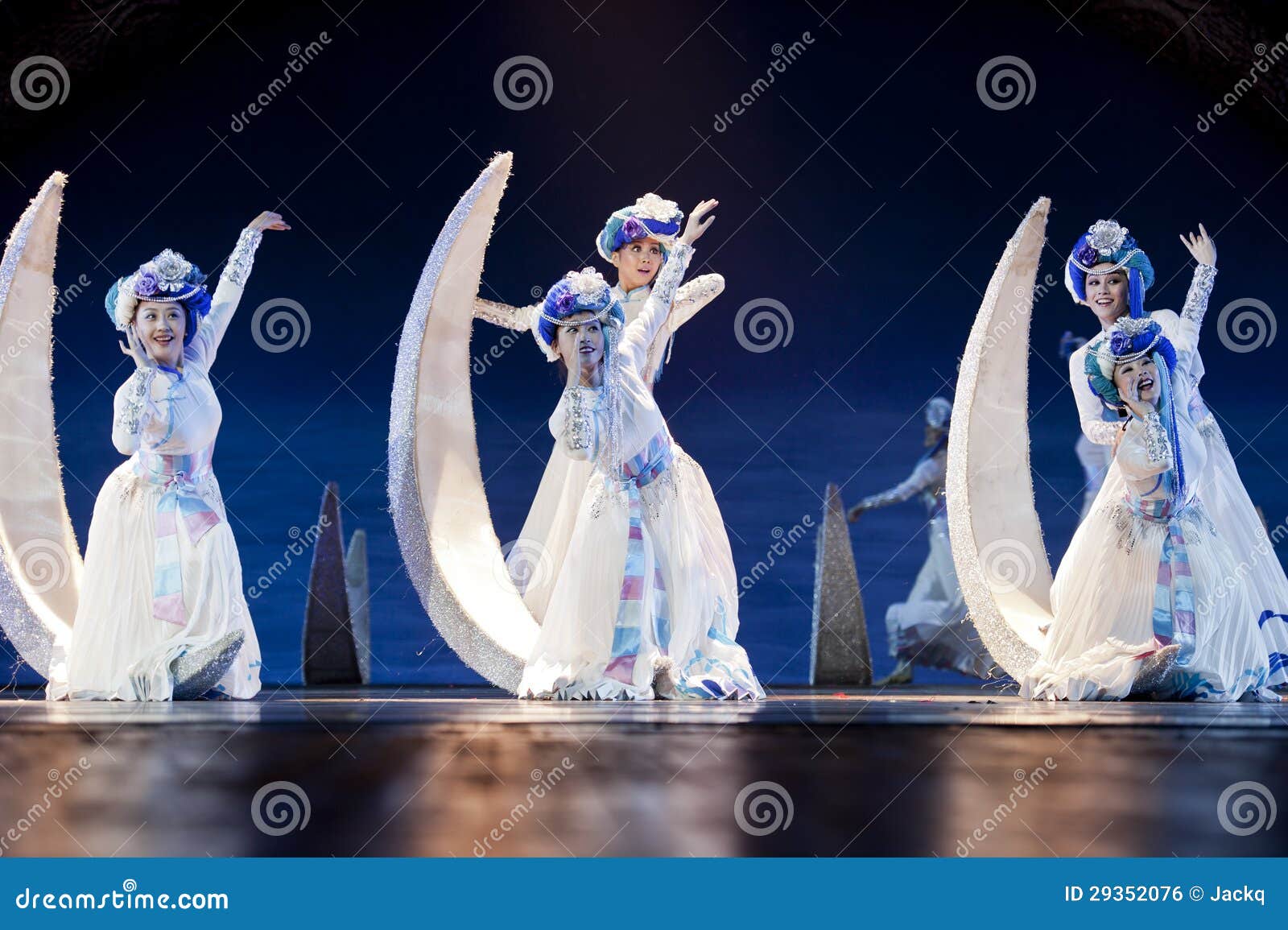 Chinese Mosuo National Dancers Editorial Photo - Image of elegant ...