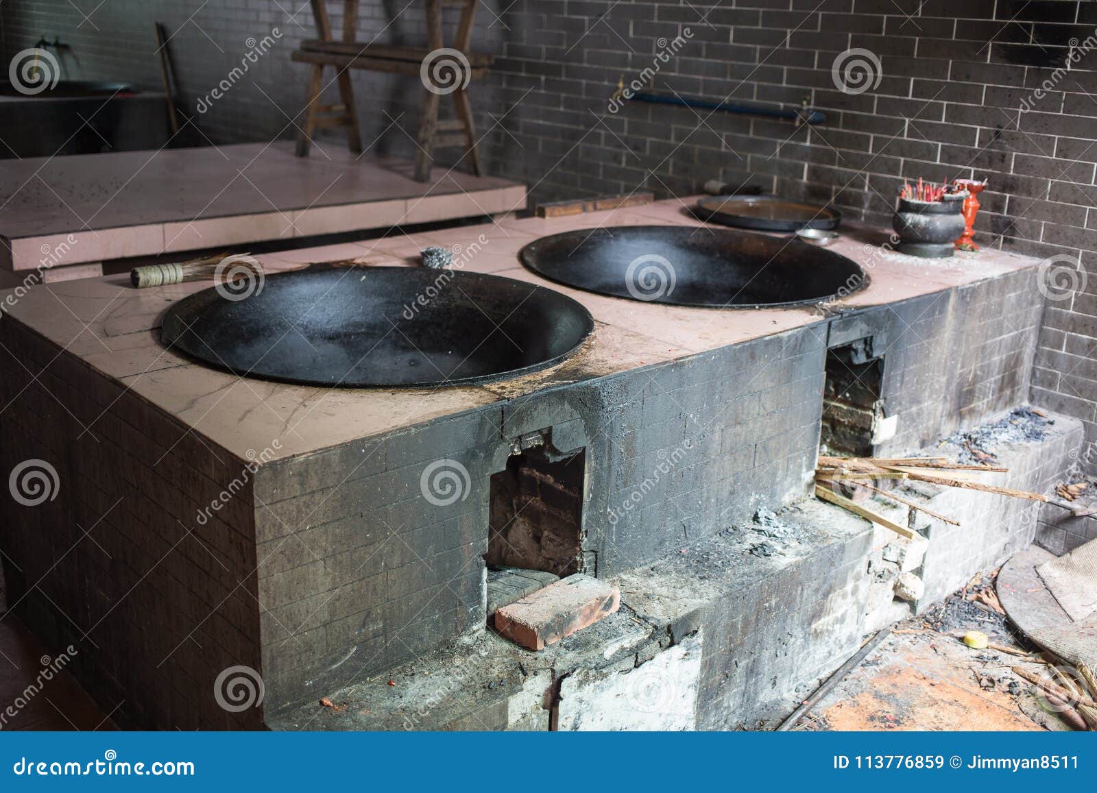 Chinese old kitchen stock image. Image of iron, chinese - 113776859