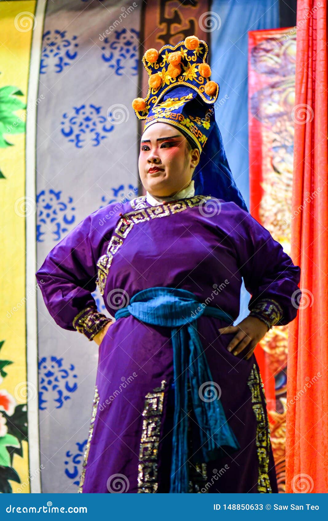 Chinese Opera Actor and Actress with Full Makeup Editorial Stock Photo ...