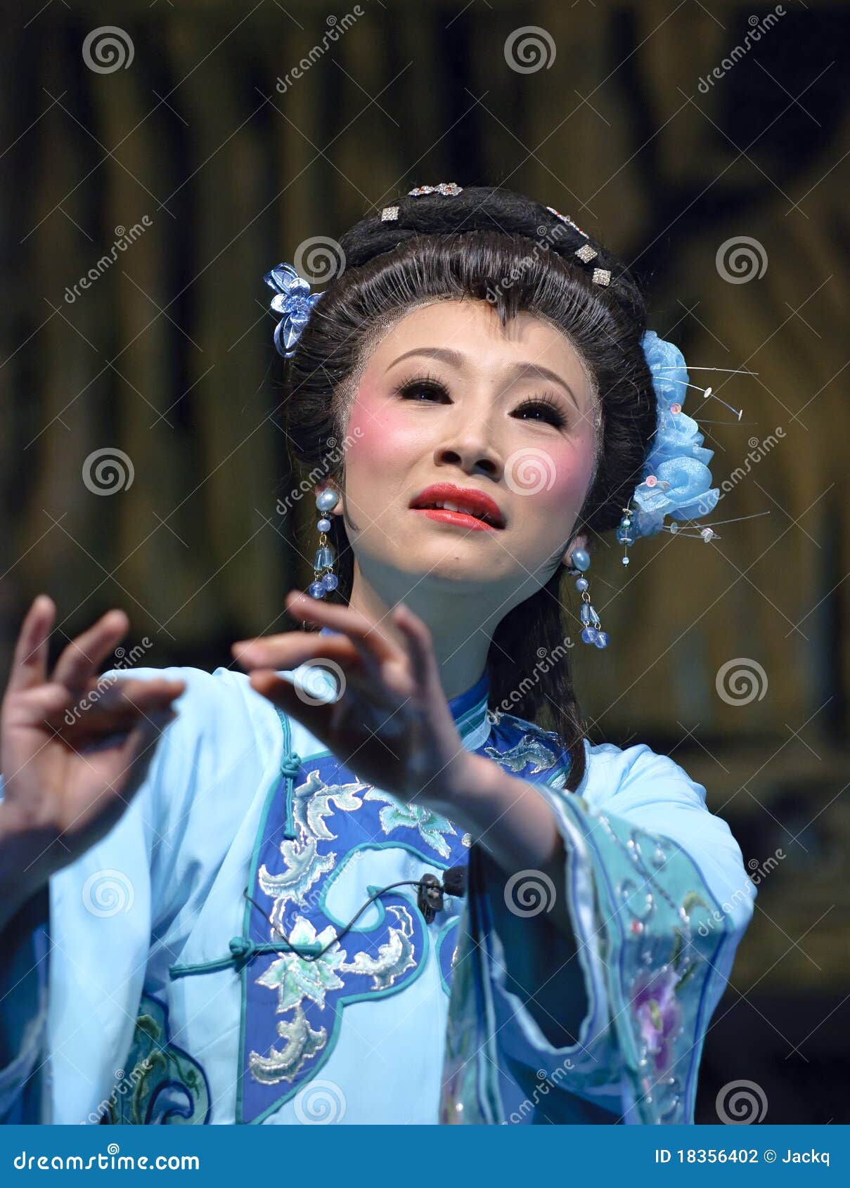 Chinese opera actress editorial photography. Image of culture - 18356402
