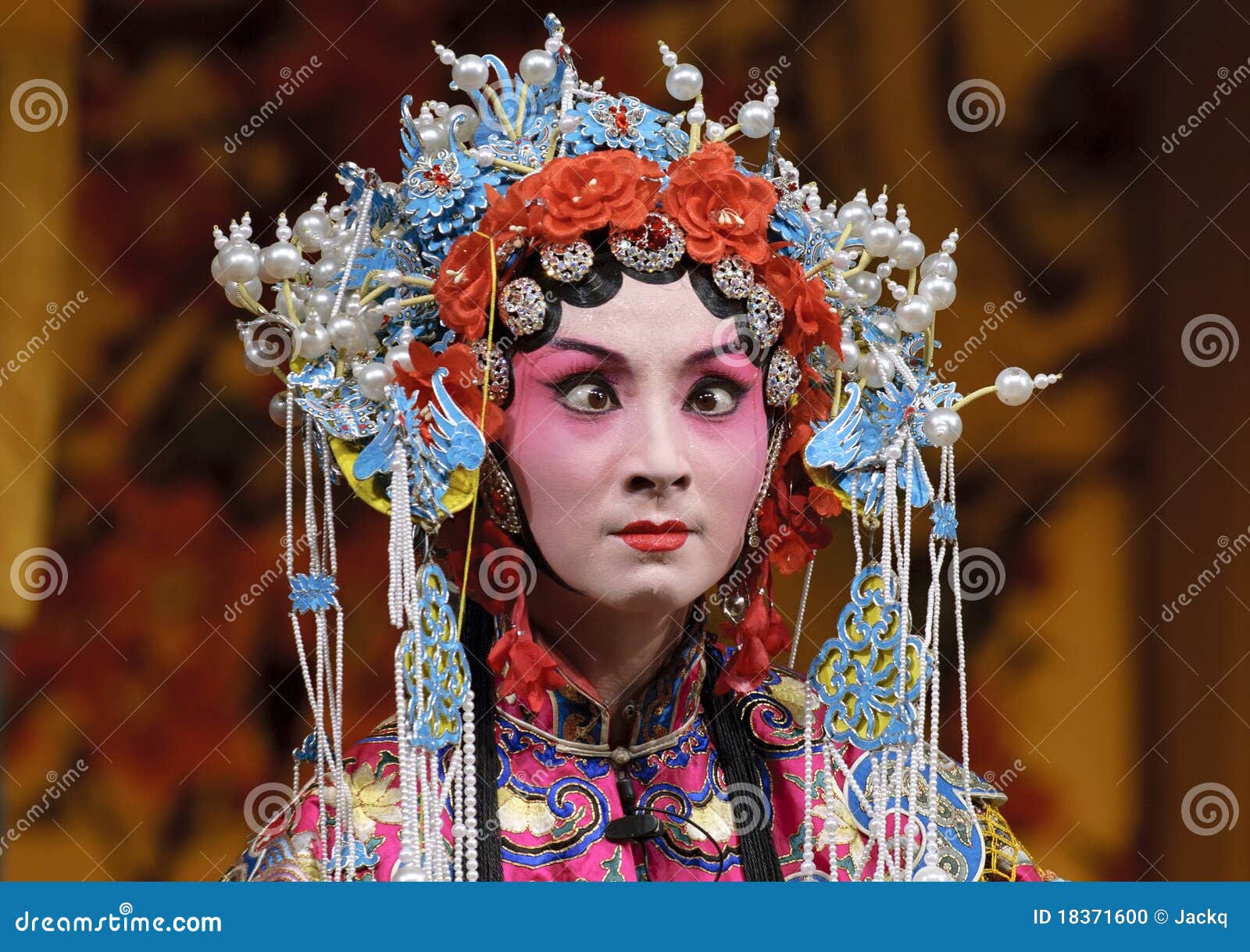 Chinese opera actress editorial image. Image of festival - 18371600