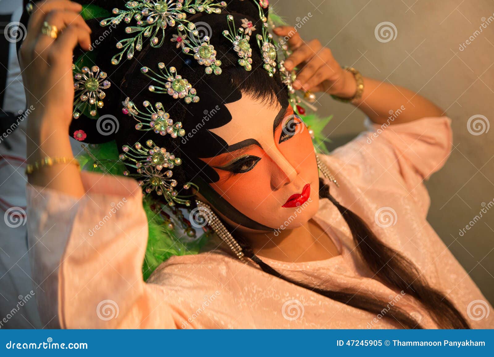 Chinese Opera Makeup editorial image. Image of asia, show - 47245905
