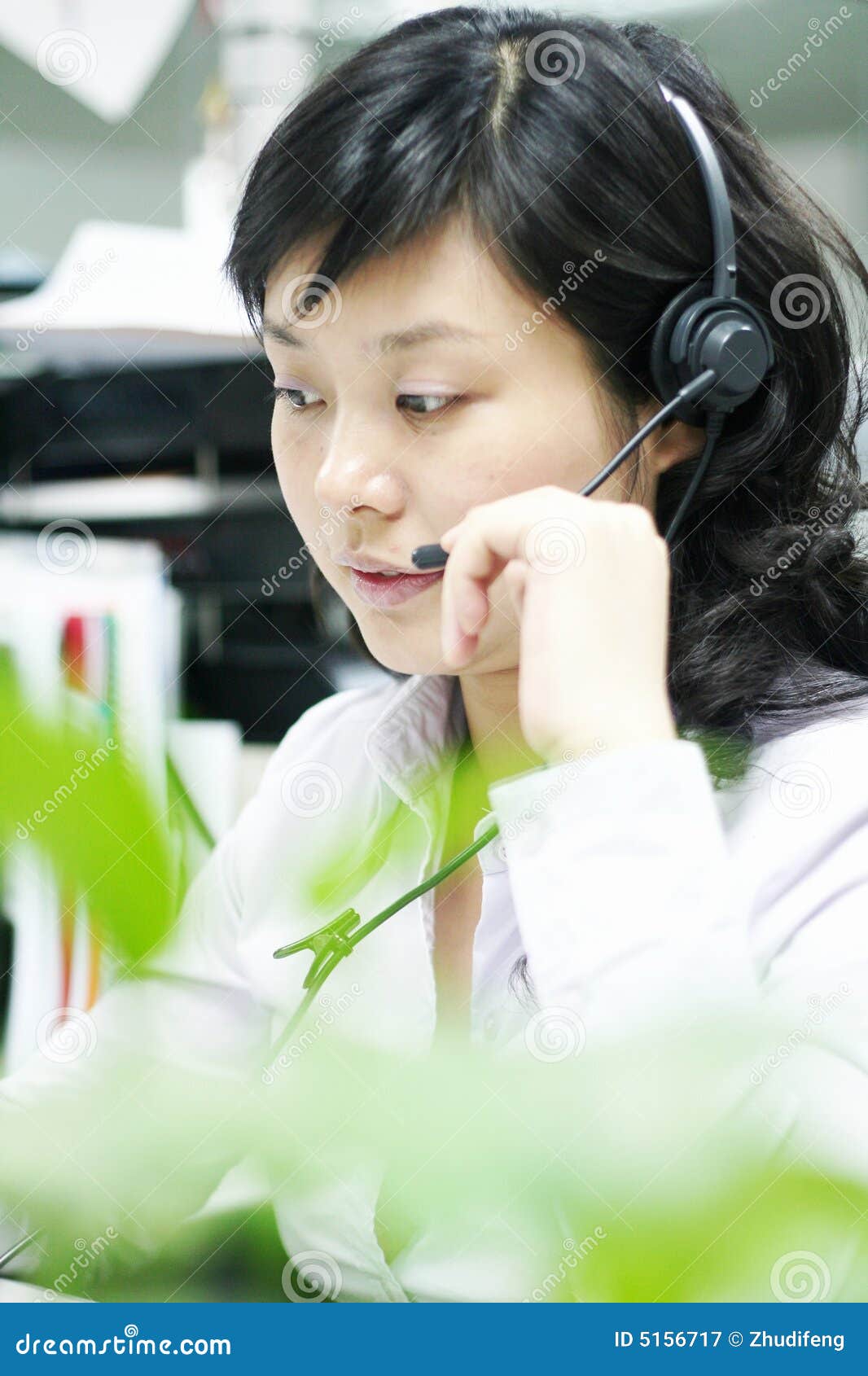 Chinese Operator with Headset Stock Image - Image of line, models: 5156717