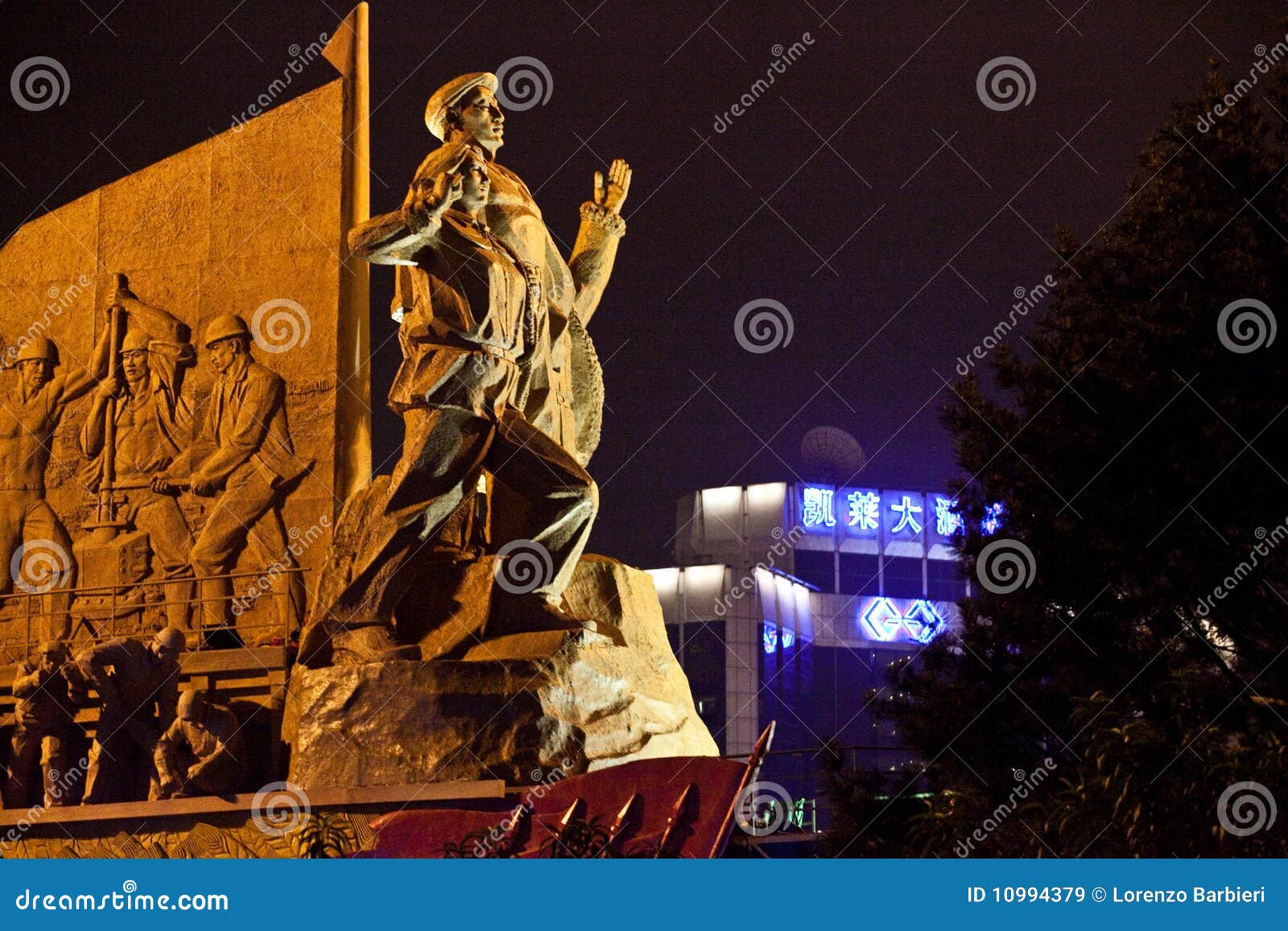 Chinese parade float editorial stock image. Image of glory - 10994379